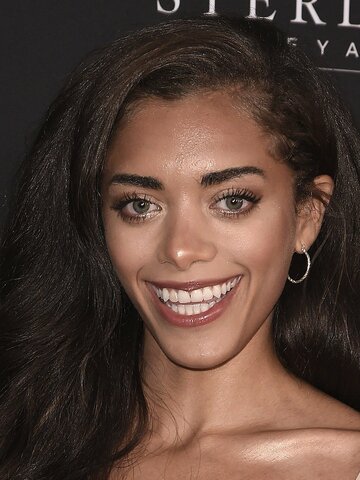 Kiara Barnes - Actress