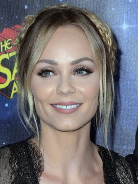Laura Vandervoort - Actress
