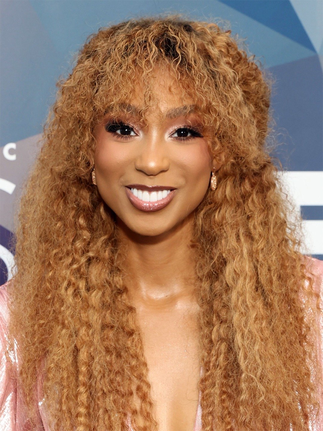 Tiera Kennedy - Singer, Songwriter