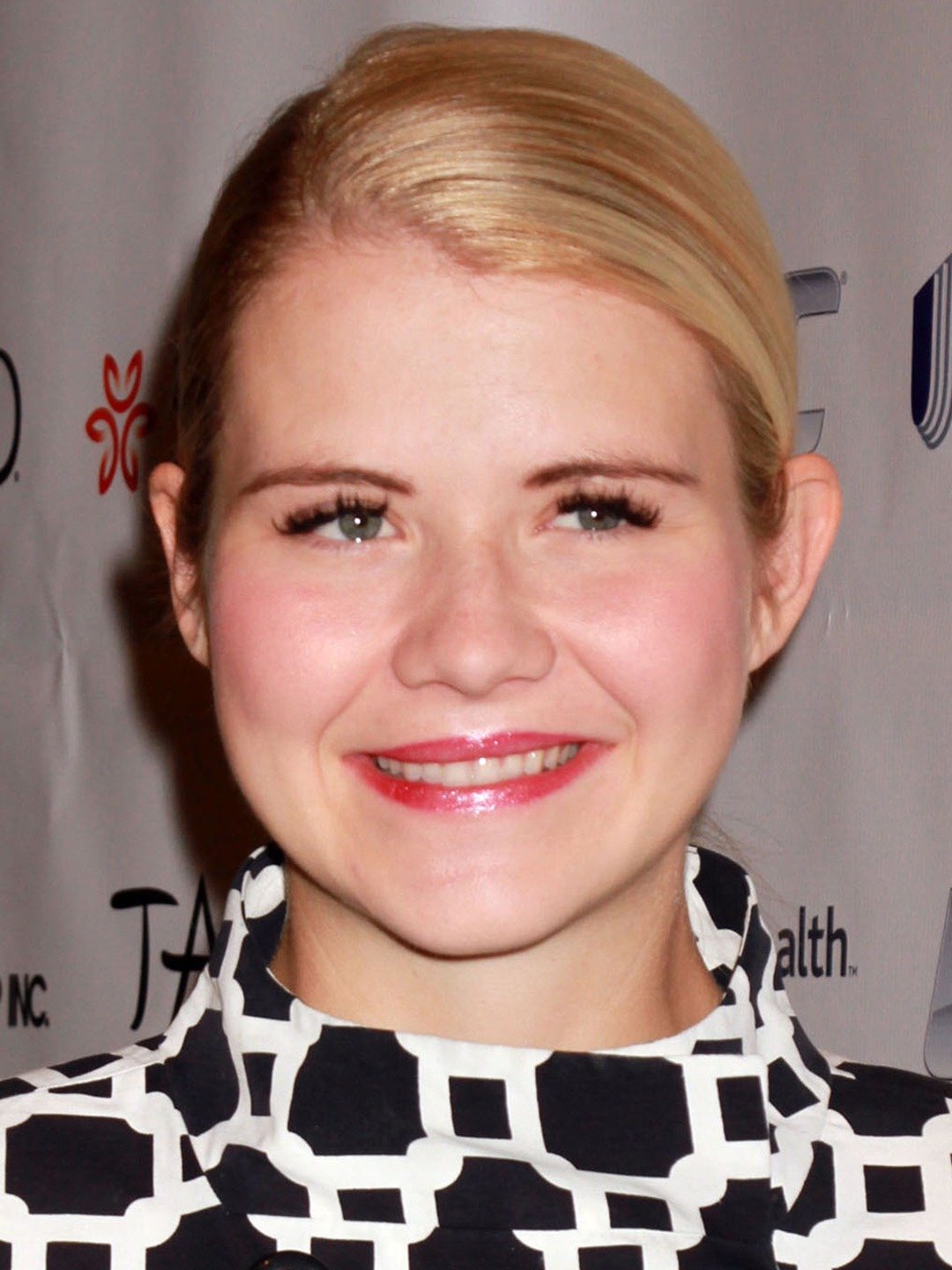 Elizabeth Smart - Activist, Host