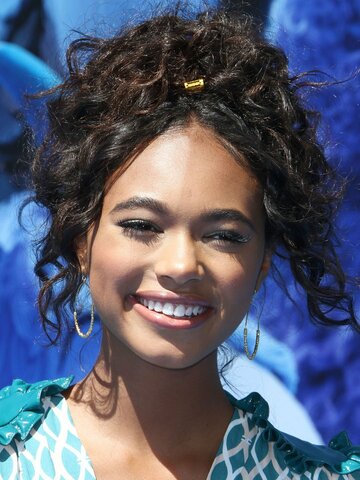 Chandler Kinney - Actress, Dancer