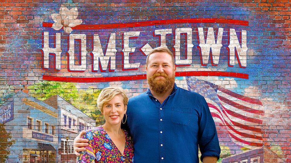HGTV 'Home Town' Stars Erin & Ben Napier Show Us How to Make Seasonal Garlands (VIDEO)